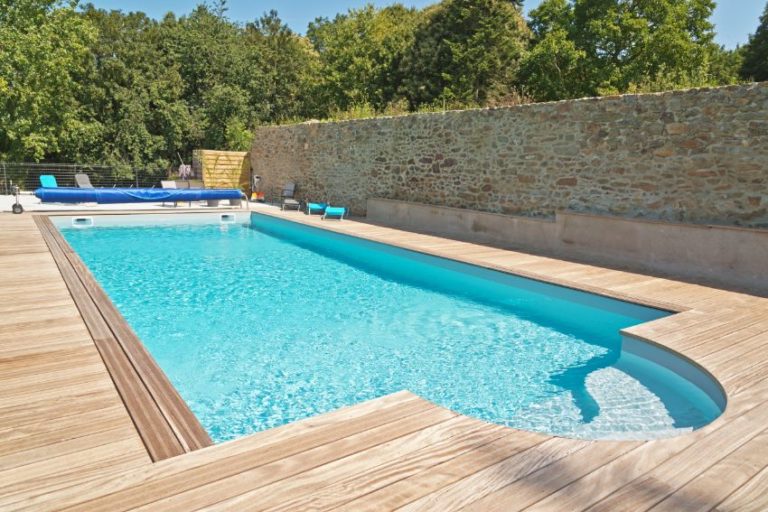 Pool Privacy Ideas, Design Options & Pros/Cons - Pool Research